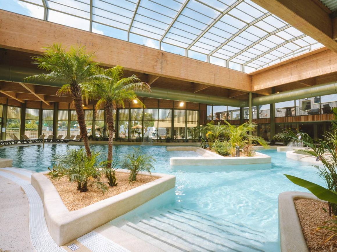 Discover the water park and swimming pool at Portland campsite in Port ...