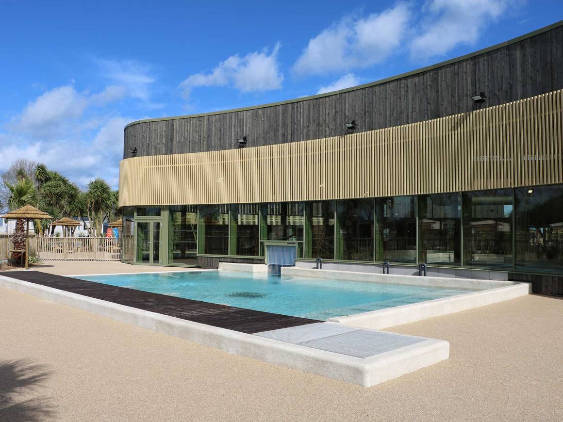 Discover the bathing area at the Portland campsite