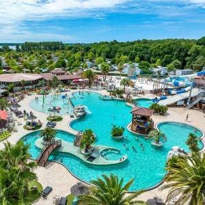 Camping Aquitaine Au Lac de Biscarrosse ***** Parentis en Born Landes | Yelloh Village