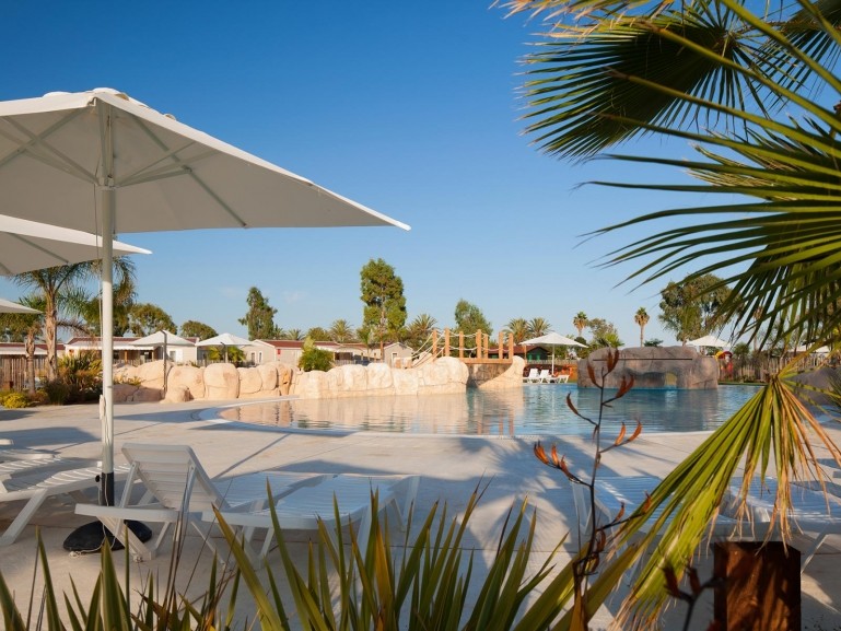 Come and discover the bathing area at the camping Gavina