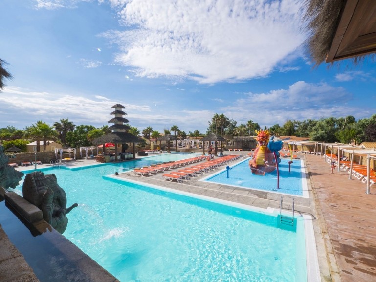Le Club Farret: camping with bathing area